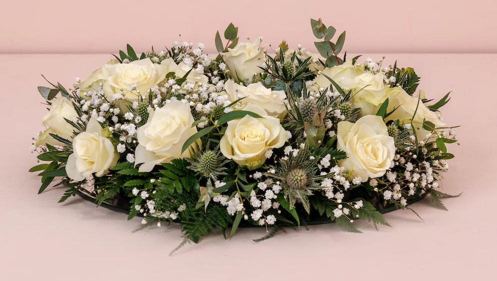 ¿Qué significan las rosas blancas en un funeral? - Florpedia